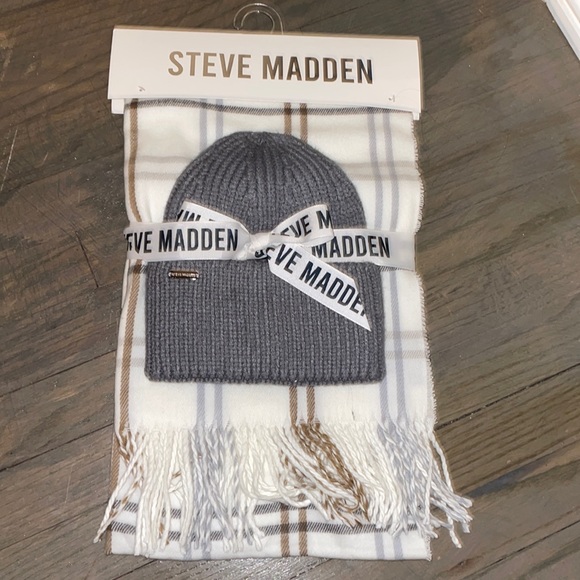 Steve Madden | Accessories | Steve Madden Scarf And Hat Set | Poshmark